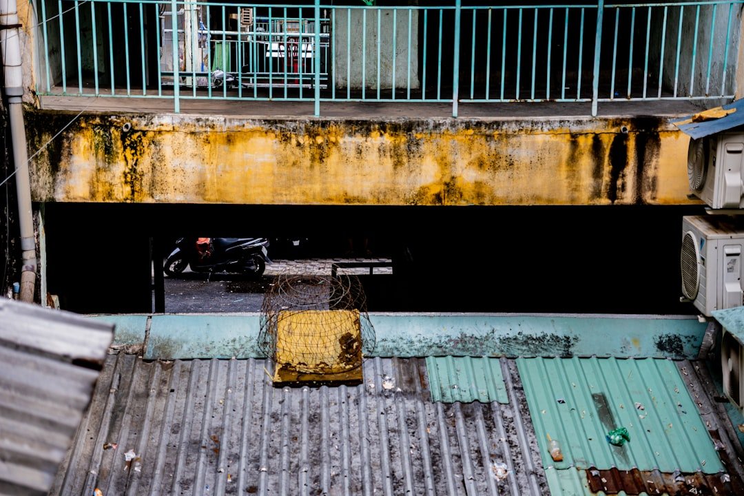 Guide pour une couverture en tôle ondulée - Label Deco